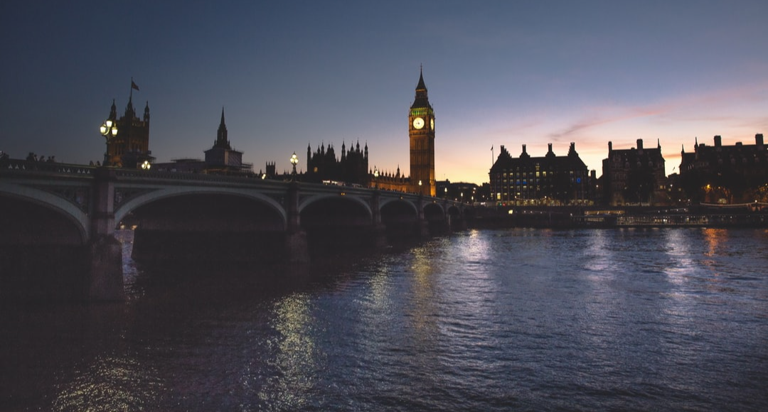 series trailers | Genially