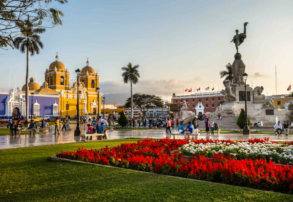 POBLACIÓN Y ACTIVIDADES ECONÓMICAS