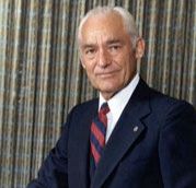 Infografía Samuel Moore Walton. | Genially