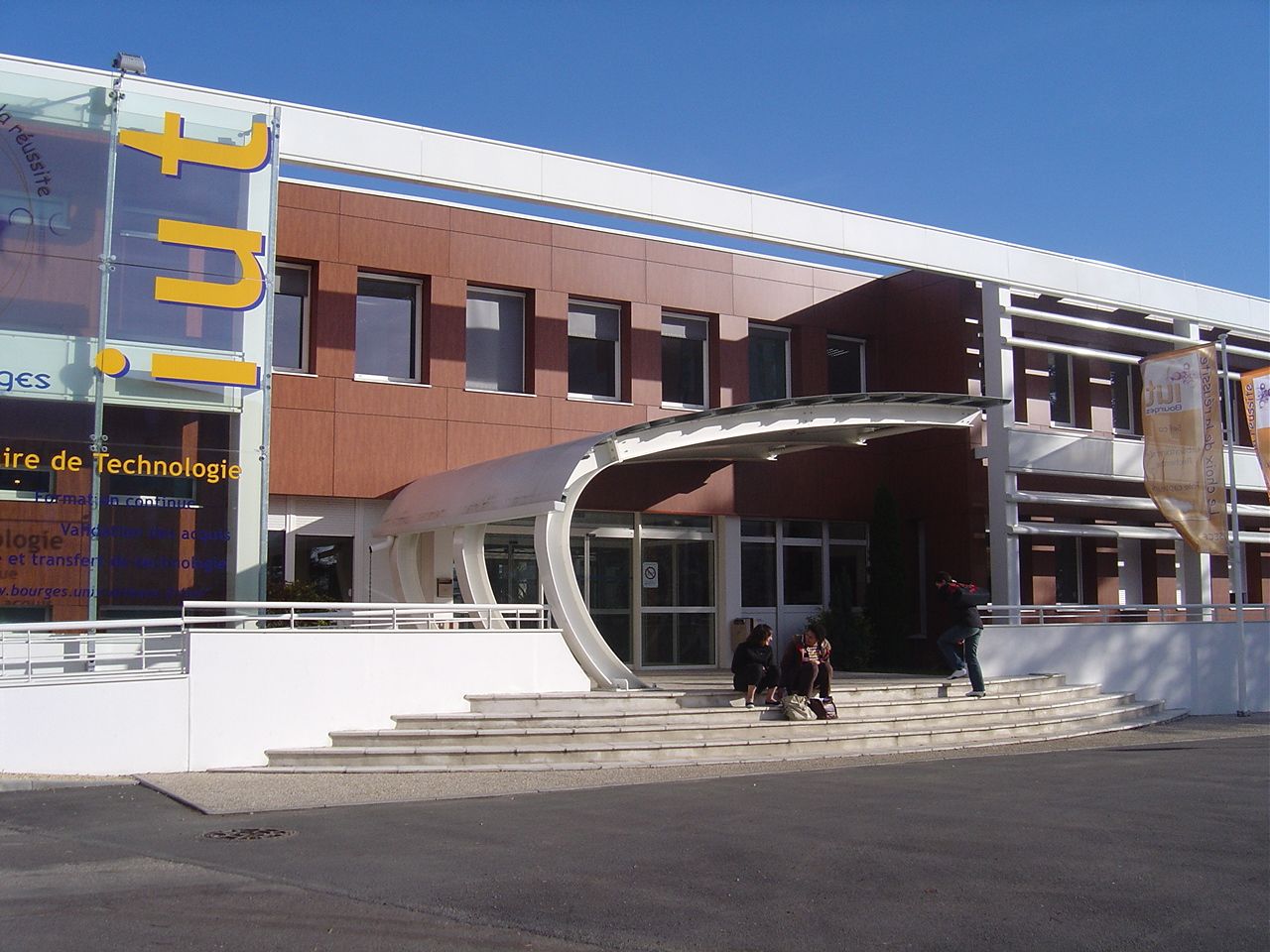 Hostage at the IUT | Genially
