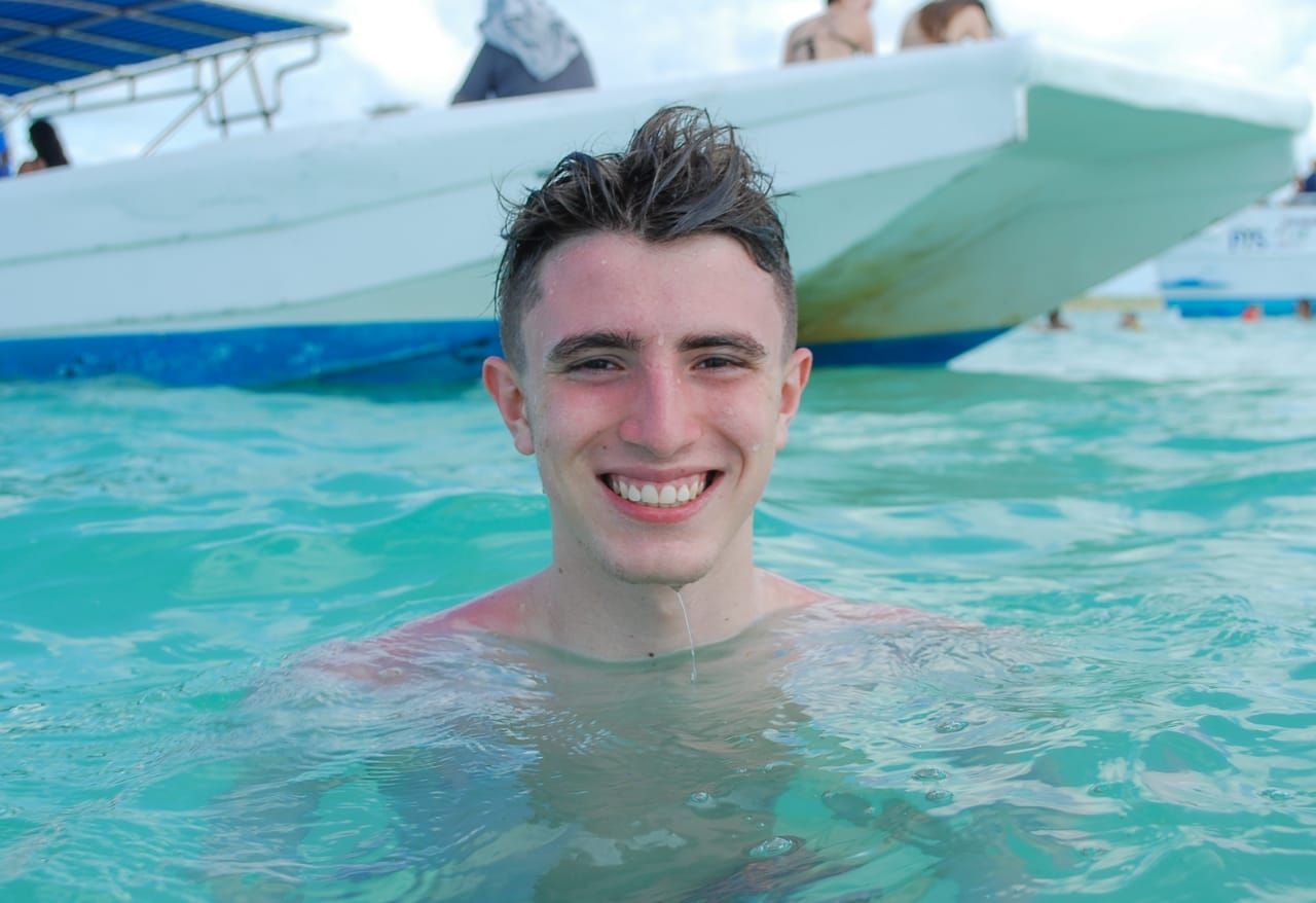 INFINITE SPACE PRESENTATION | Genially