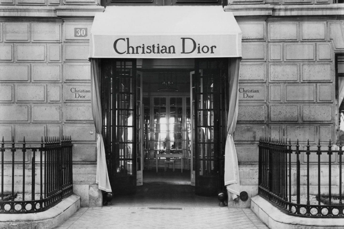 Frise chronologique Dior | Genially