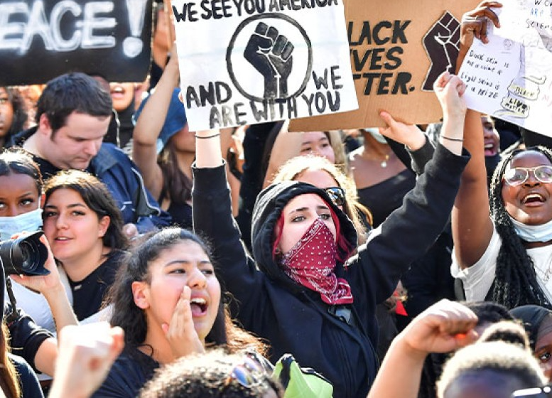 Stop racism | Genially