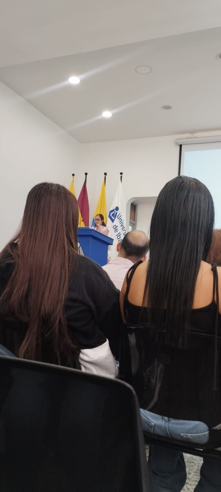 IMAGEN INTERACTIVA PAULA Y JUANITA | Genially